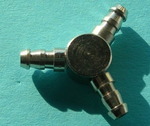Radical RC 3 Way Y Fuel Line Connector